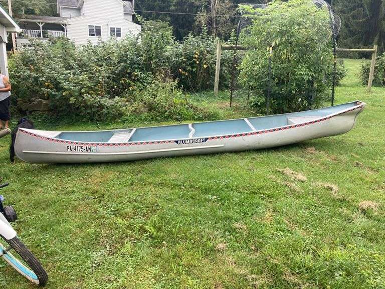 Alumacraft Canoe, CO 17. - Bid On Estates Auction Services