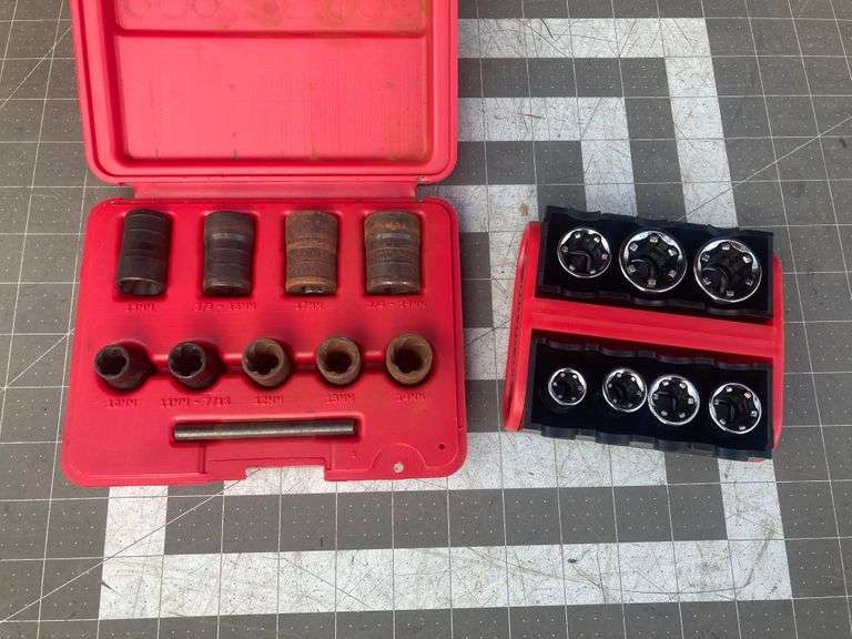 Bolt Extractors and Grip Tite Sockets - Bid On Estates