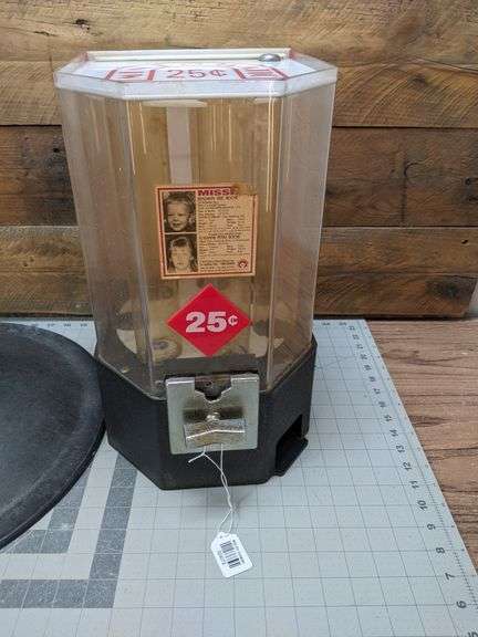 2 Vending Machines (fits peppermint patties). With Pedestal has working ...