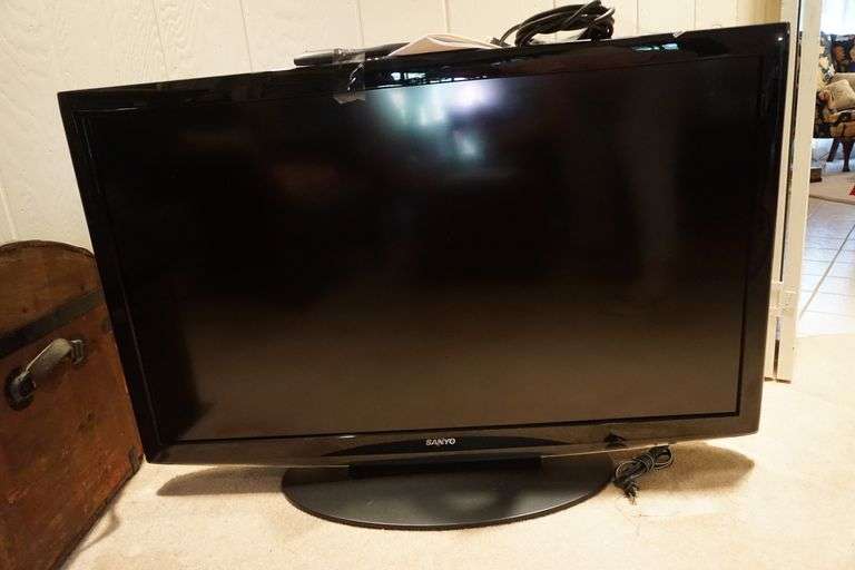 Sanyo Flat Screen TV - Bonnette Auctions