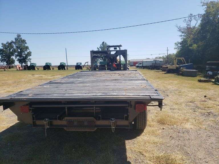 18ft Gooseneck trailer - Bonnette Auctions