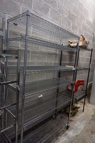 4ft Rolling Metro Rack - Bonnette Auctions