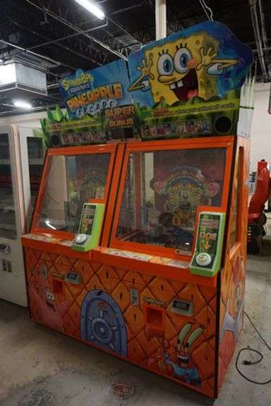 Andamiro Spongebob Pineapple Arcade - Bonnette Auctions