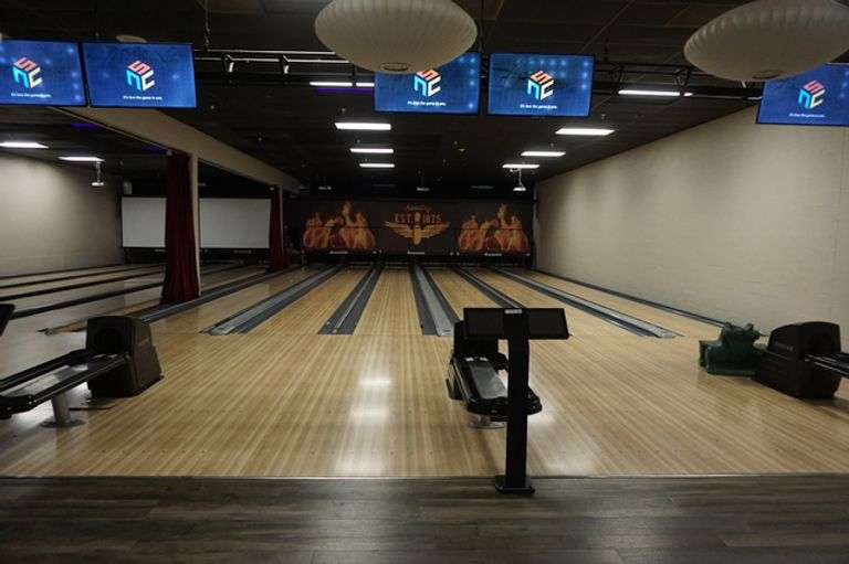 Brunswick 10 Lane Bowling Alley - Bonnette Auctions