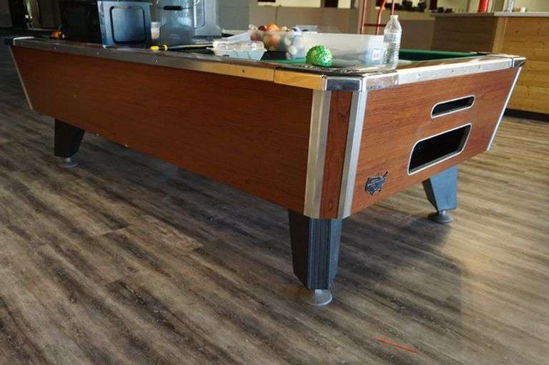 Valley Pool Table - Bonnette Auctions