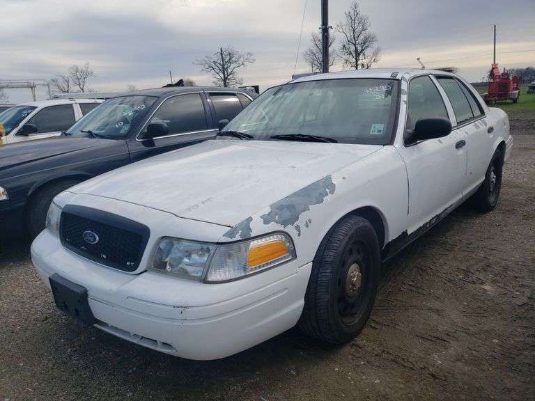 '07 Ford Crown Victoria - Bonnette Auctions