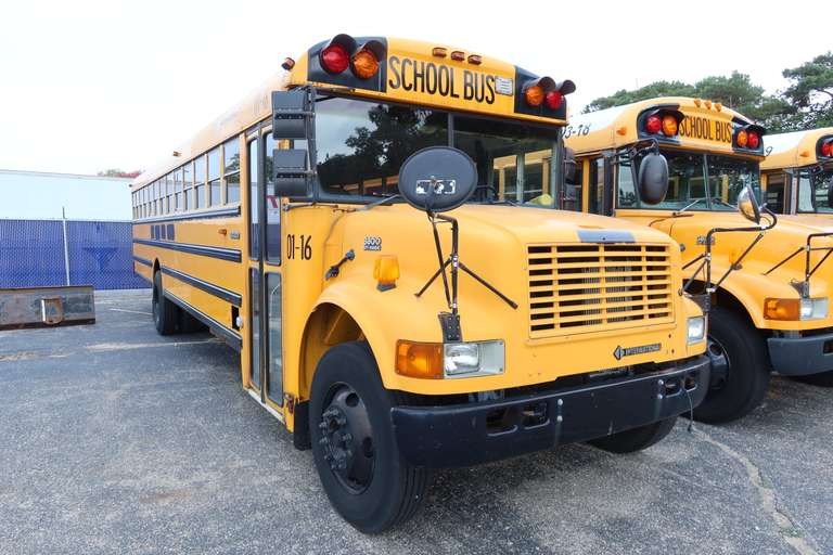 2001 Amtran International W/ DT466E - CIS Auctions