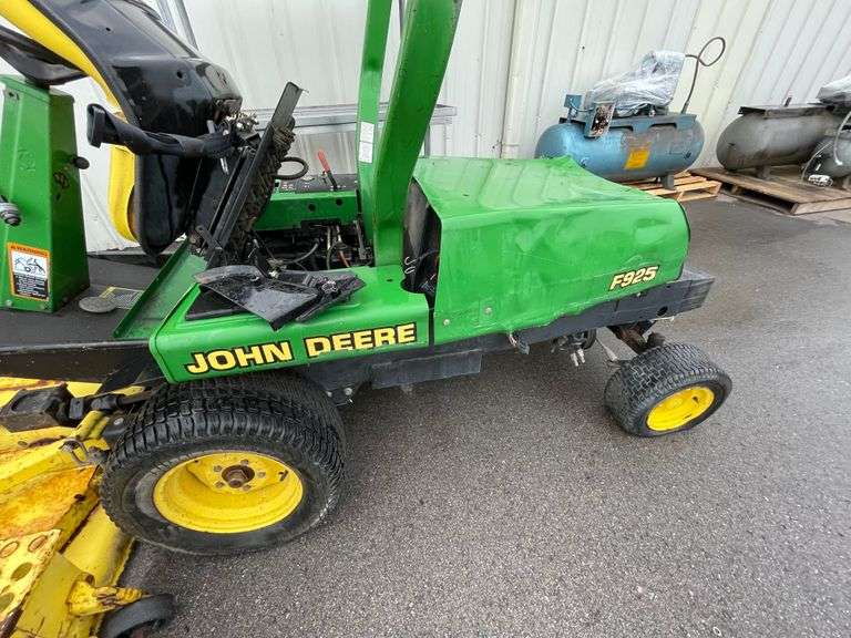 JOHN DEERE F925 TRACTOR - CIS Auctions