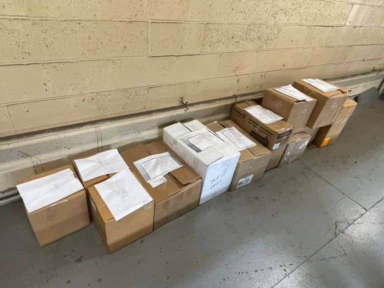 2000 and back bus and engine parts - CIS Auctions