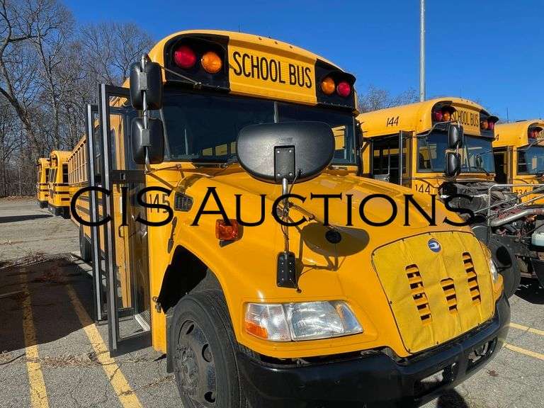 2014 BLUE BIRD BB CONVENTIONAL CHAIR BUS W/ CUMMINS 6.7L ISB - CIS Auctions