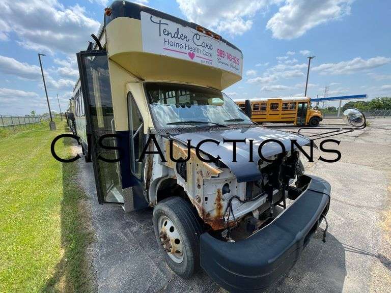 2009 FORD E-450 W/ 6.8L V10 - CIS Auctions