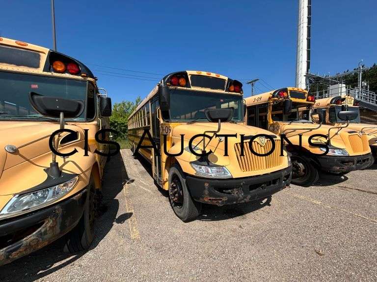 2009 IC CE300 W/ INTERNATIONAL DT466 MAXXFORCE - CIS Auctions
