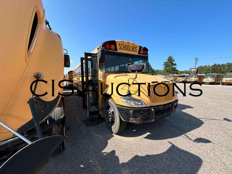 2009 IC CE300 W/ INTERNATIONAL DT466 MAXXFORCE - CIS Auctions