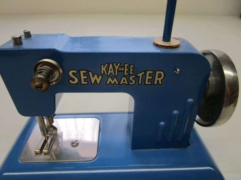 Mid 1900s Kay-An-EE Sew Master Sewing Machine - Prime Time Auctions, Inc.