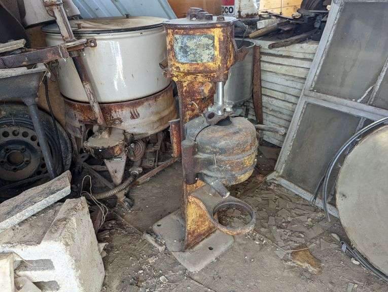 Vintage Mixer - Prime Time Auctions, Inc.