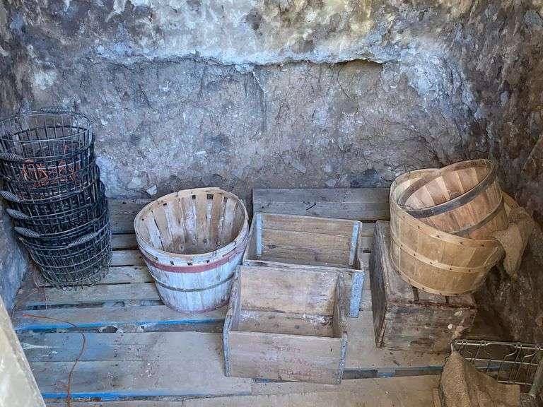 Apple Baskets, Wood Boxes, Wire Baskets - Prime Time Auctions, Inc.