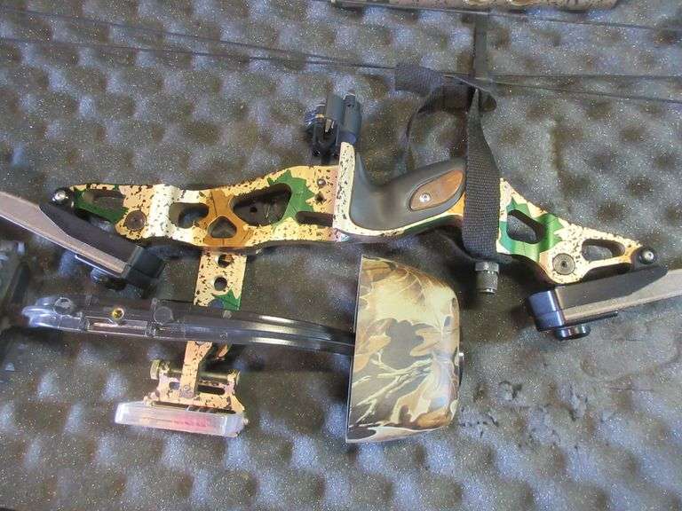 Hoyt Carbonite XL Compound Bow - Prime Time Auctions, Inc.