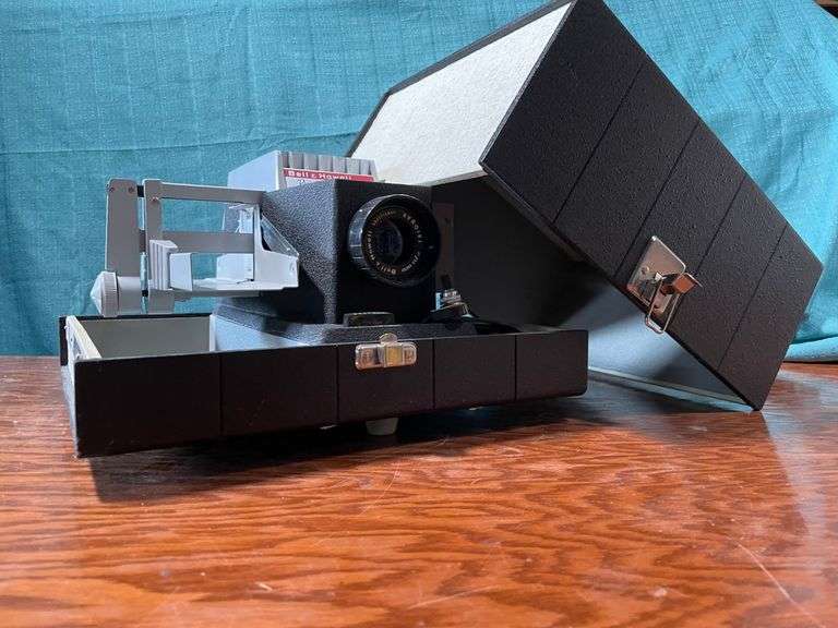 Bell and Howell 500 Projector - Prime Time Auctions, Inc.