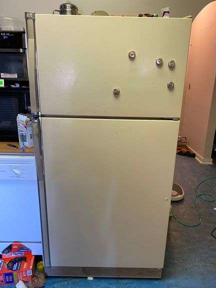 Kenmore Refrigerator - Prime Time Auctions, Inc.