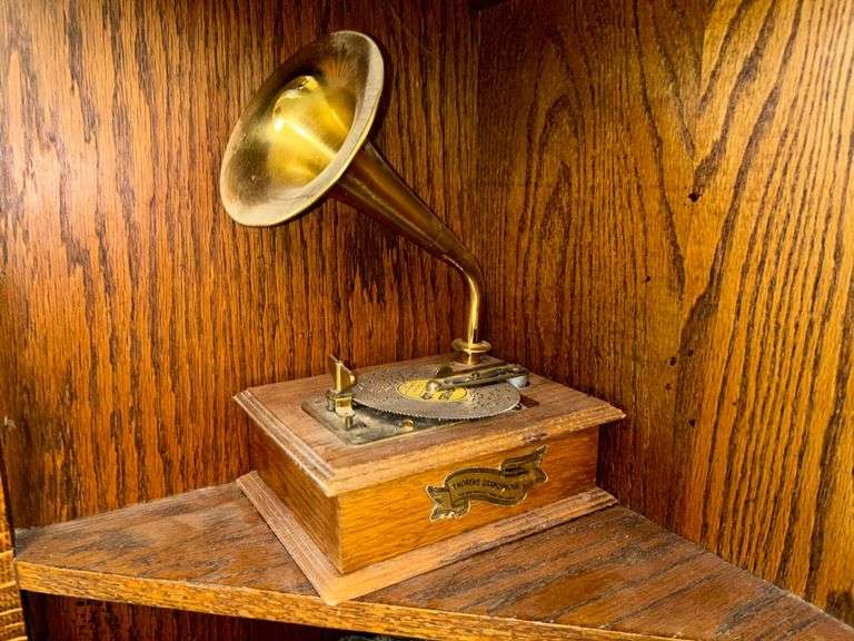 Phonograph Style Music Box - Prime Time Auctions, Inc.