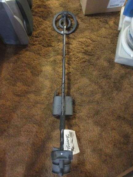 Bounty Hunter Tracker IV Metal Detector - Prime Time Auctions, Inc.