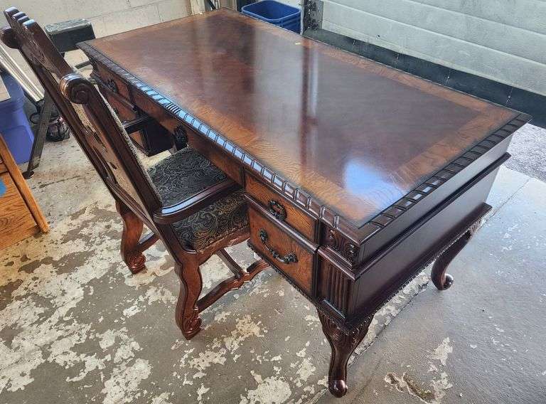 Fancy Desk and Chair - Prime Time Auctions, Inc.