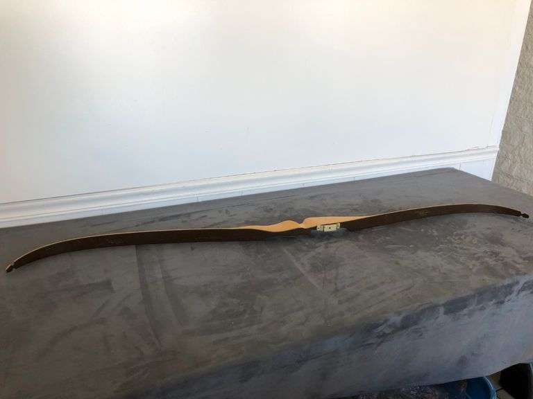 Shakespeare Archery String Bow - Prime Time Auctions, Inc.