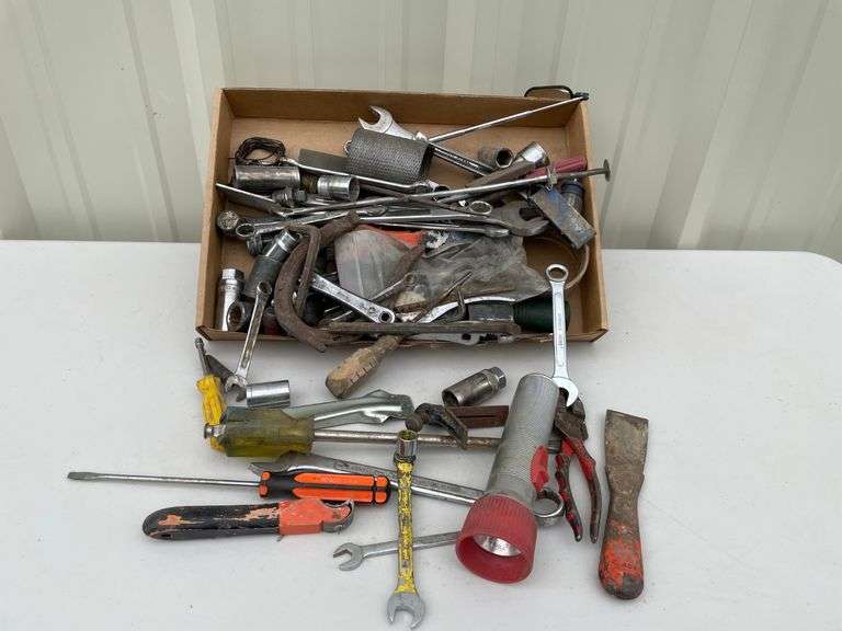 Hand Tools, Flash Light, Wrenches and More - Prime Time Auctions, Inc.
