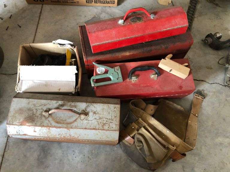 4) Tool Boxes with Contents, Carpenter Apron, Screws, Arrow Fastener ...