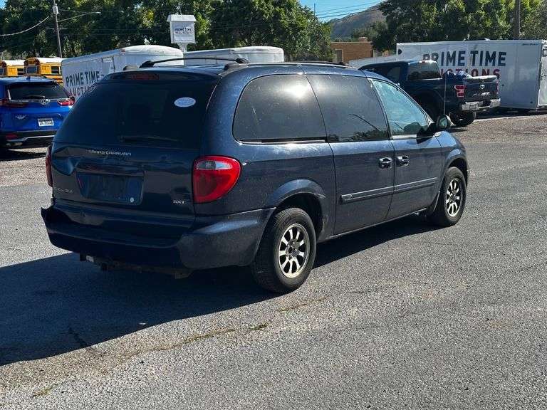 2004 Dodge Grand Caravan SXT - Prime Time Auctions, Inc.