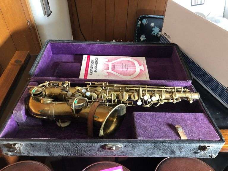Vintage Saxophone - Prime Time Auctions, Inc.