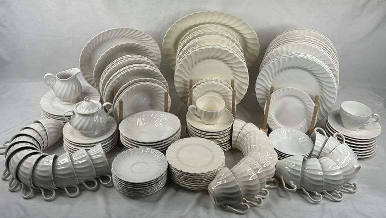 Johnson Bros, Myott, Dinner Set - Colorado Premier Realty & Auction ...