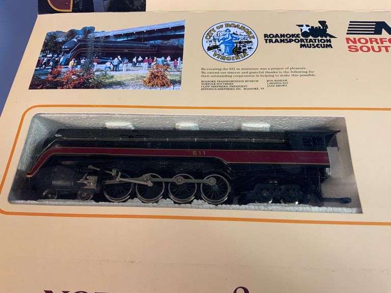 Bachmann Norfolk & Western Class J611 Ho Scale Replica, Appears New In ...