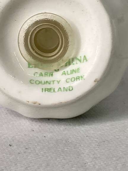 Carrigaline Pottery Company Ltd Small Bud Vase with Celtic Clover ...