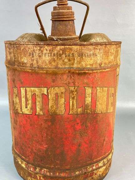 Vintage 5 Gallon Gas/Oil Can - Coastal Downsizing LLC