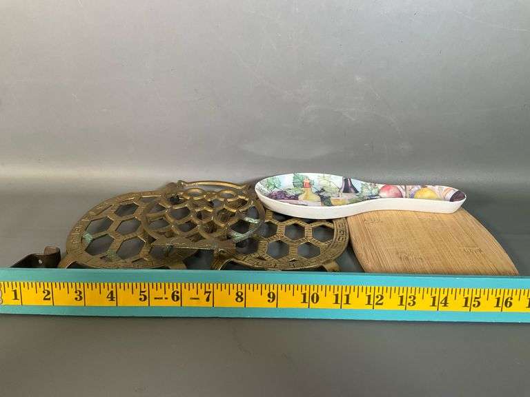 Assorted Kitchen Trivets - Coastal Downsizing LLC