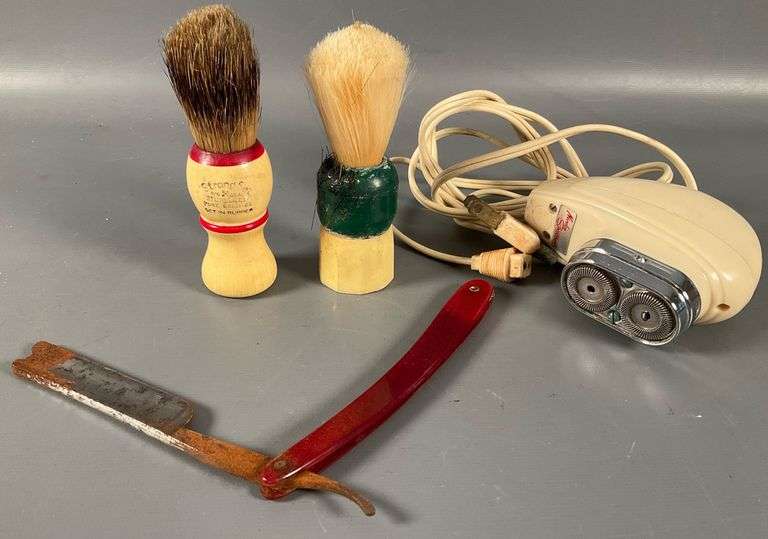 Mixed Lot Of Shaving Items, Includes Electric Razor, Brushes, And ...