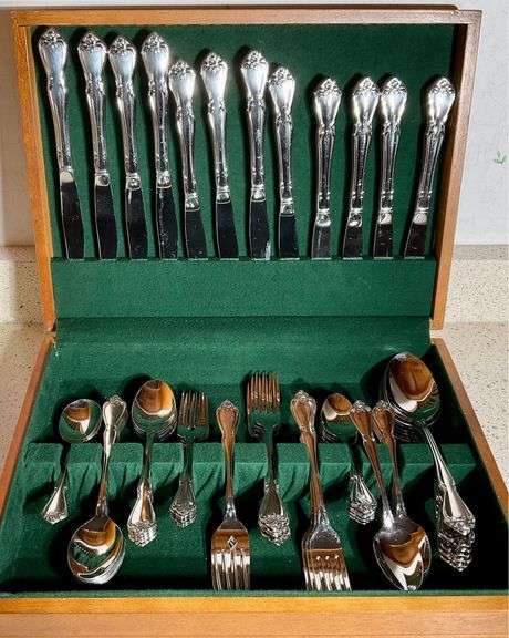 70 Piece Oneida Silverware With Wooden Box - Coastal Downsizing LLC