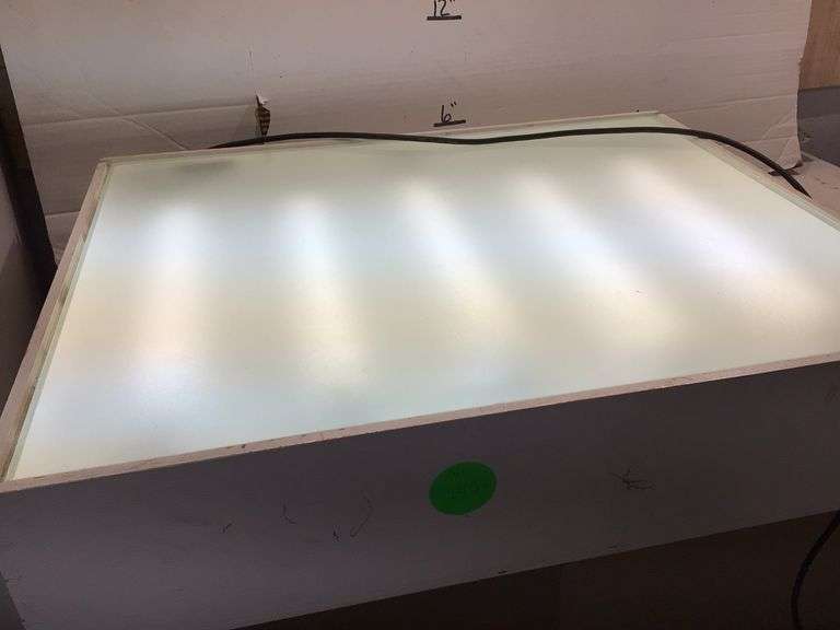 HOMEMADE WOODEN LIGHT BOX - Currie Auction Service
