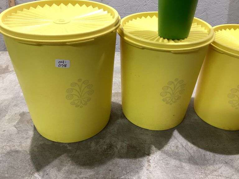 VINTAGE YELLOW TUPPERWARE - Currie Auction Service
