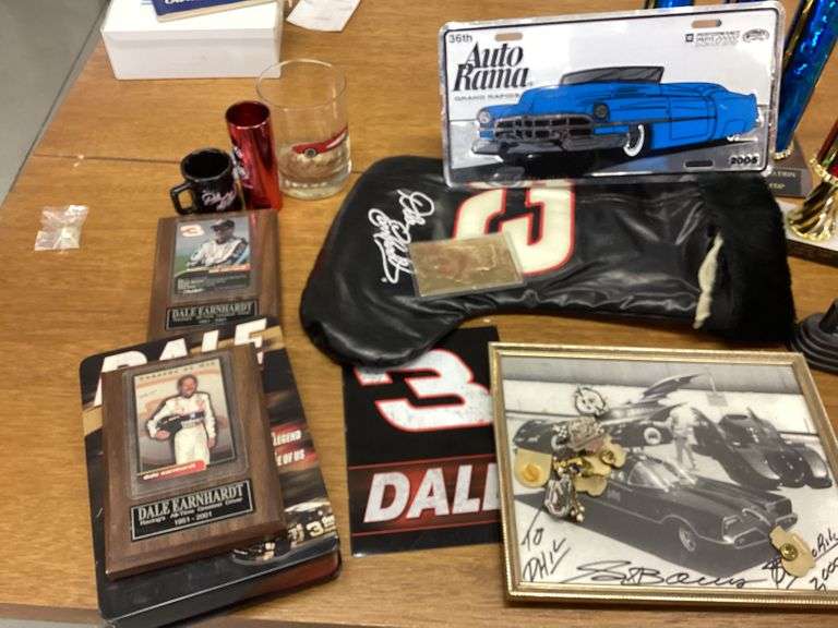 DALE EARNHARDT MEMORABILIA - Currie Auction Service