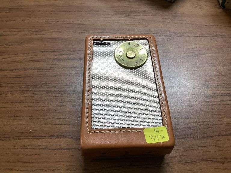 MITCHELL TRANSISTOR RADIO - Currie Auction Service