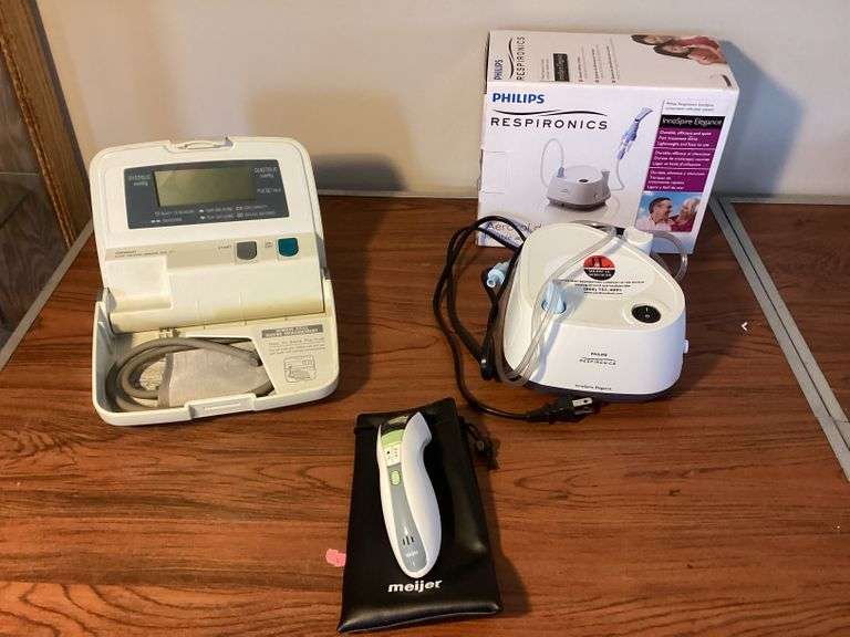 ELECTRONIC BLOOD PRESSURE CUFF PHILLIPS NEBULIZER AND MEJOR DIGITAL ...