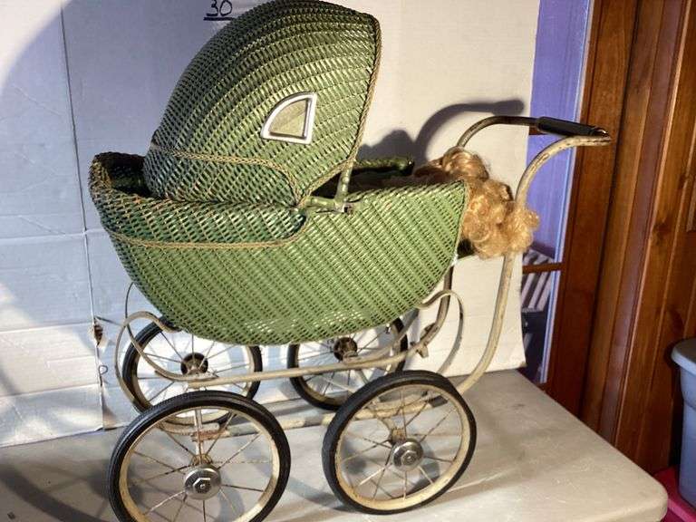 VINTAGE DOLL CARRIAGE - Currie Auction Service