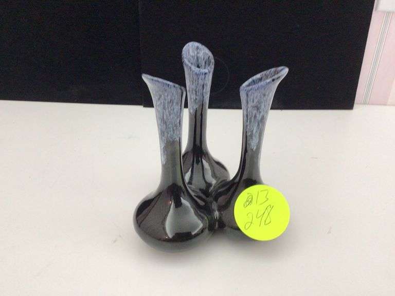 VAN BRIGGLE POTTERY TRIPLE BUD VASE - Currie Auction Service