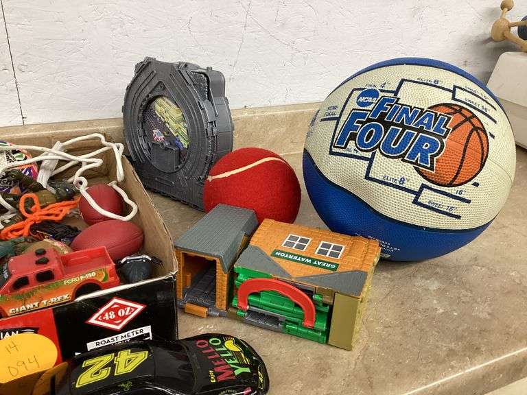 FINAL FOUR BASKETBALL AND TOY RACE CARS AND TRUCKS - Currie Auction Service