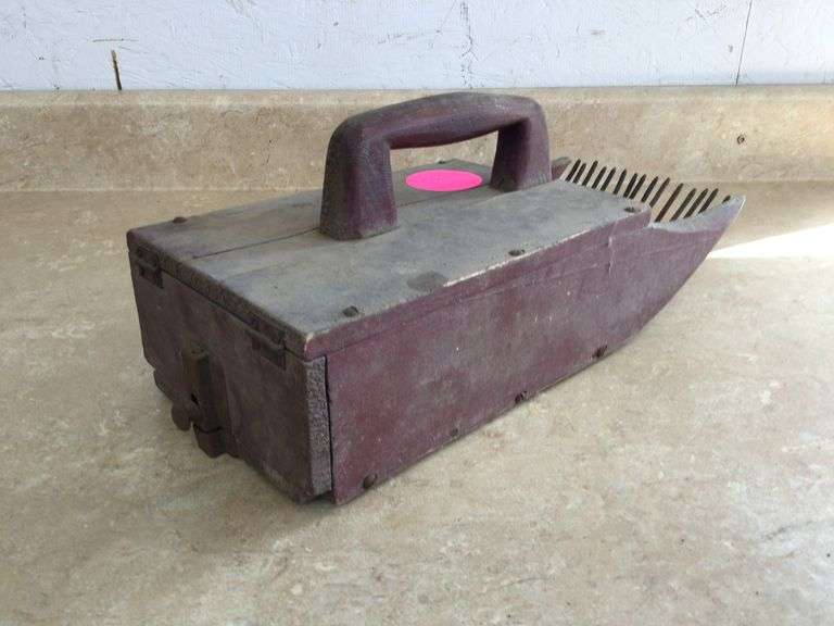 ANTIQUE WOODEN BERRY PICKER - Currie Auction Service