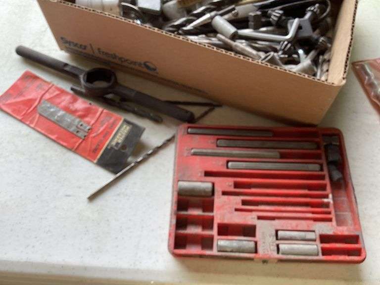 BOX OF ASSORTED DRILL BITS - Currie Auction Service