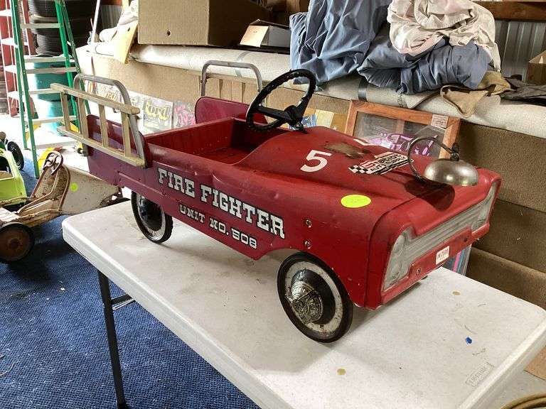 VINTAGE METAL FIRE FIGHTER UNIT NO. 508 PEDAL CAR - Currie Auction Service