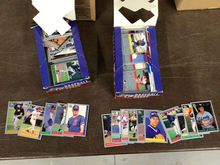 2 BOXES OF 1993 MINOR LEAGUE BASEBALL CARDS - Currie Auction Service